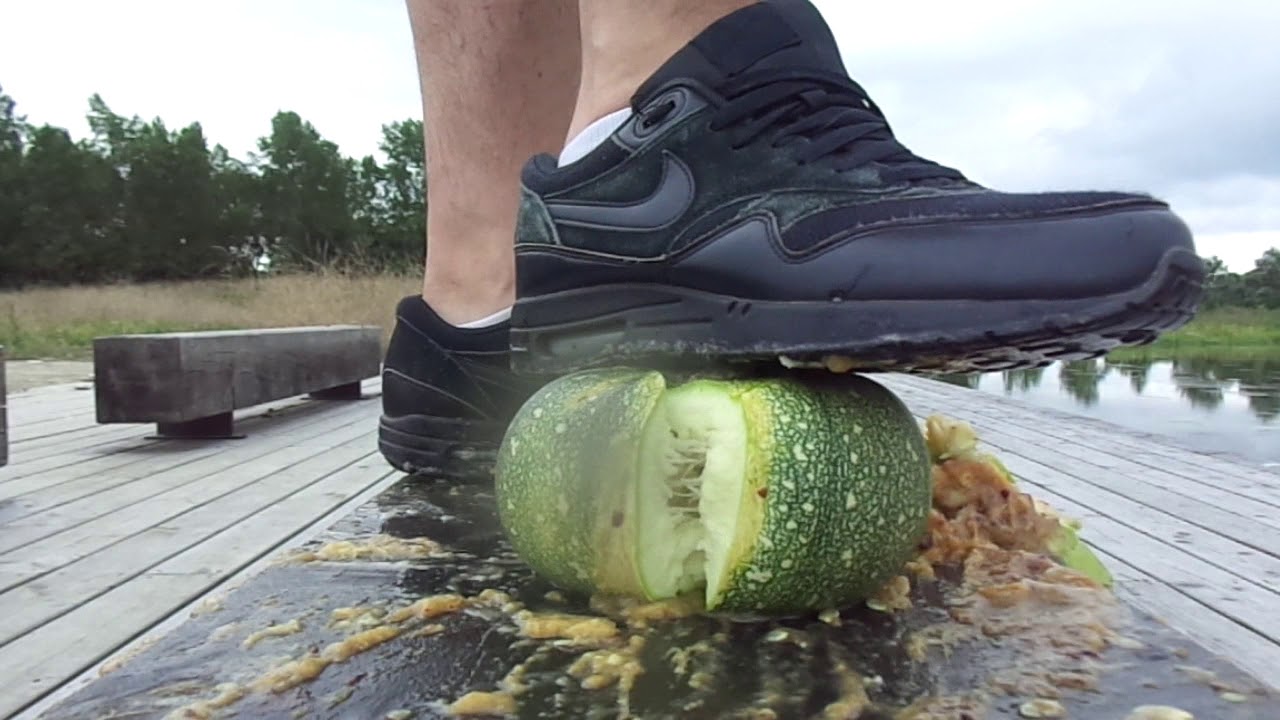 Nike Air Max 1 food stomp, trampling nectarine, apple and pumpkin - YouTube