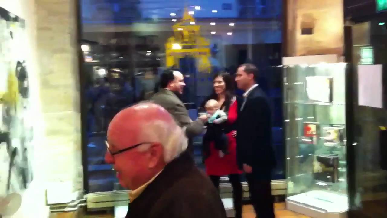 Laura Iniesta exhibition in Paris - YouTube