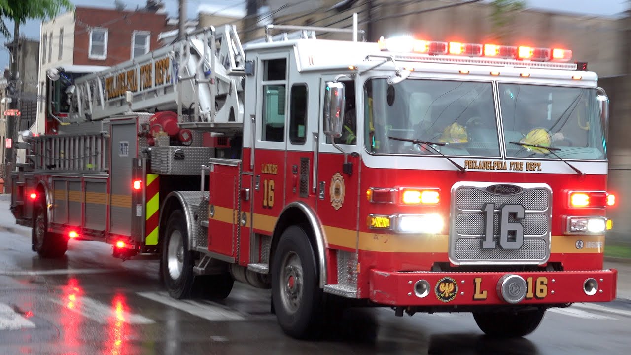 Philadelphia Fire Department Ladder 16 Responding - YouTube