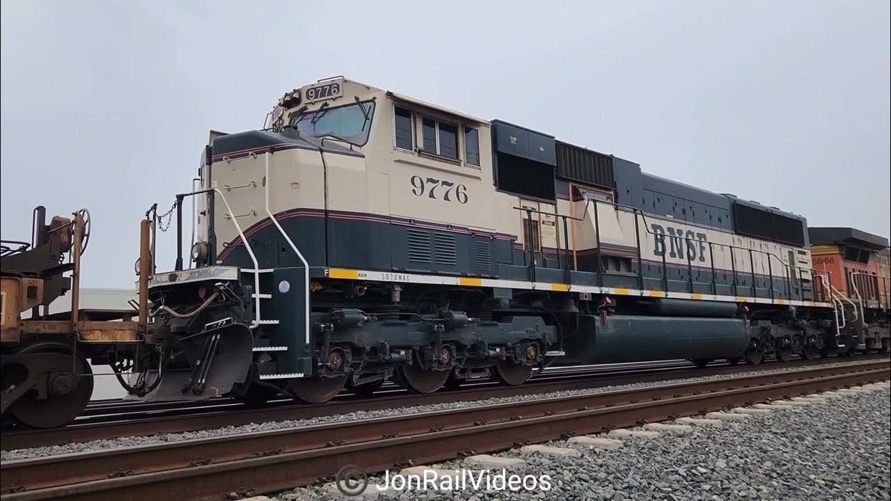12/27/22 Pre: BNSF 9776 executive SD70MAC stopped by Rosecrans in La Mirada/Santa Fe Springs, CA ...