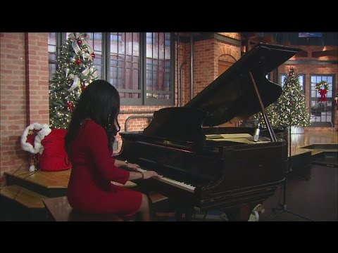 Shirin Plays the Piano!