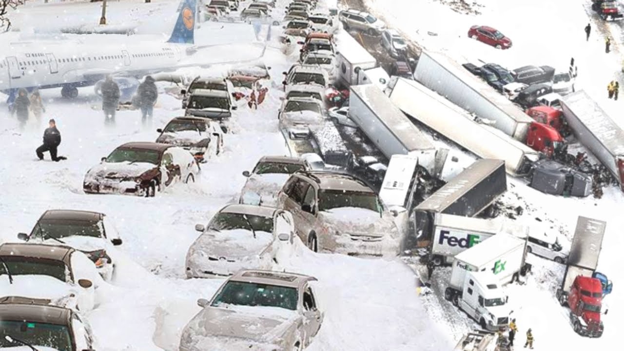 5 minutes ago, chaos in US! Massive snow bury roads and Airport in ...