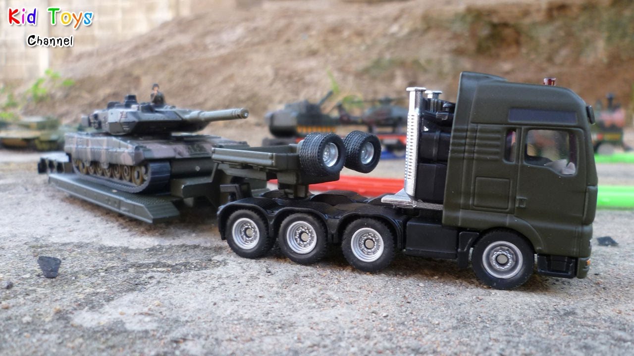 Army men, Military heavy truck trailer Low loader with Leopard 2A6 ...
