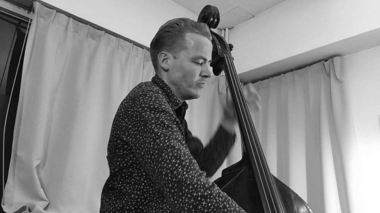 Bianculli trio Woman in red - YouTube