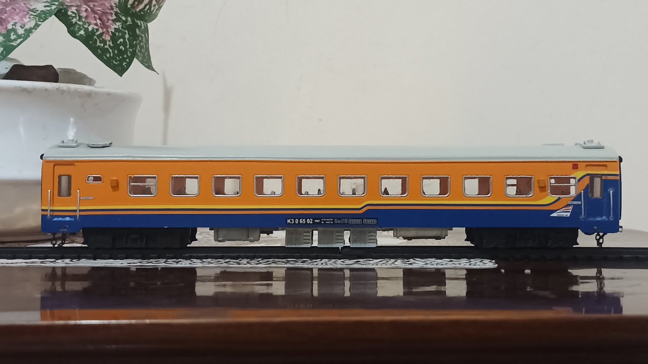 review miniatur kereta api indonesia gerbong penumpang livery oren biru ...