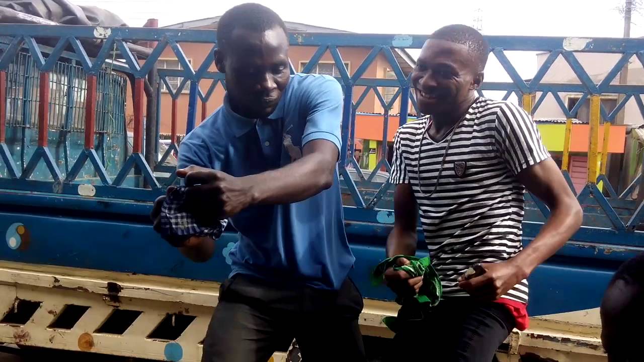 Zaza Dance by Mayowa Bae On The Street Of Lagos - YouTube