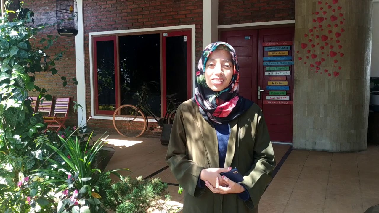 Miss Ana International Comunication - YouTube