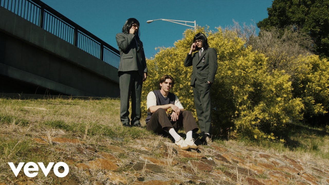 Newport - Two Friends (Official Music Video) - YouTube