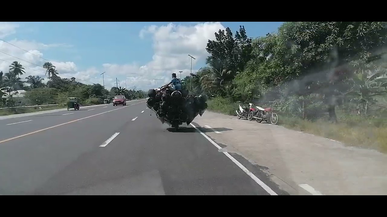 Wala nang intro itnro... isang habal habal... 24 sako na uling ang ...