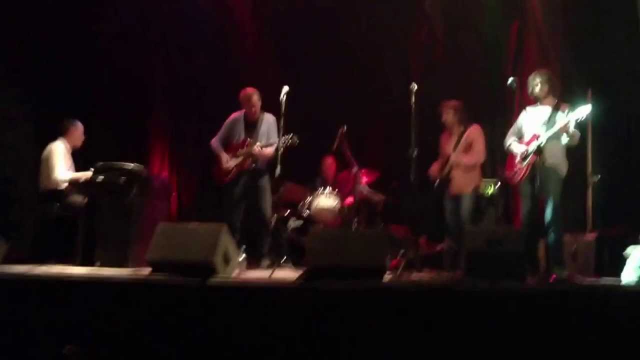 Hamish Stewart - Picking Up The Pieces - YouTube