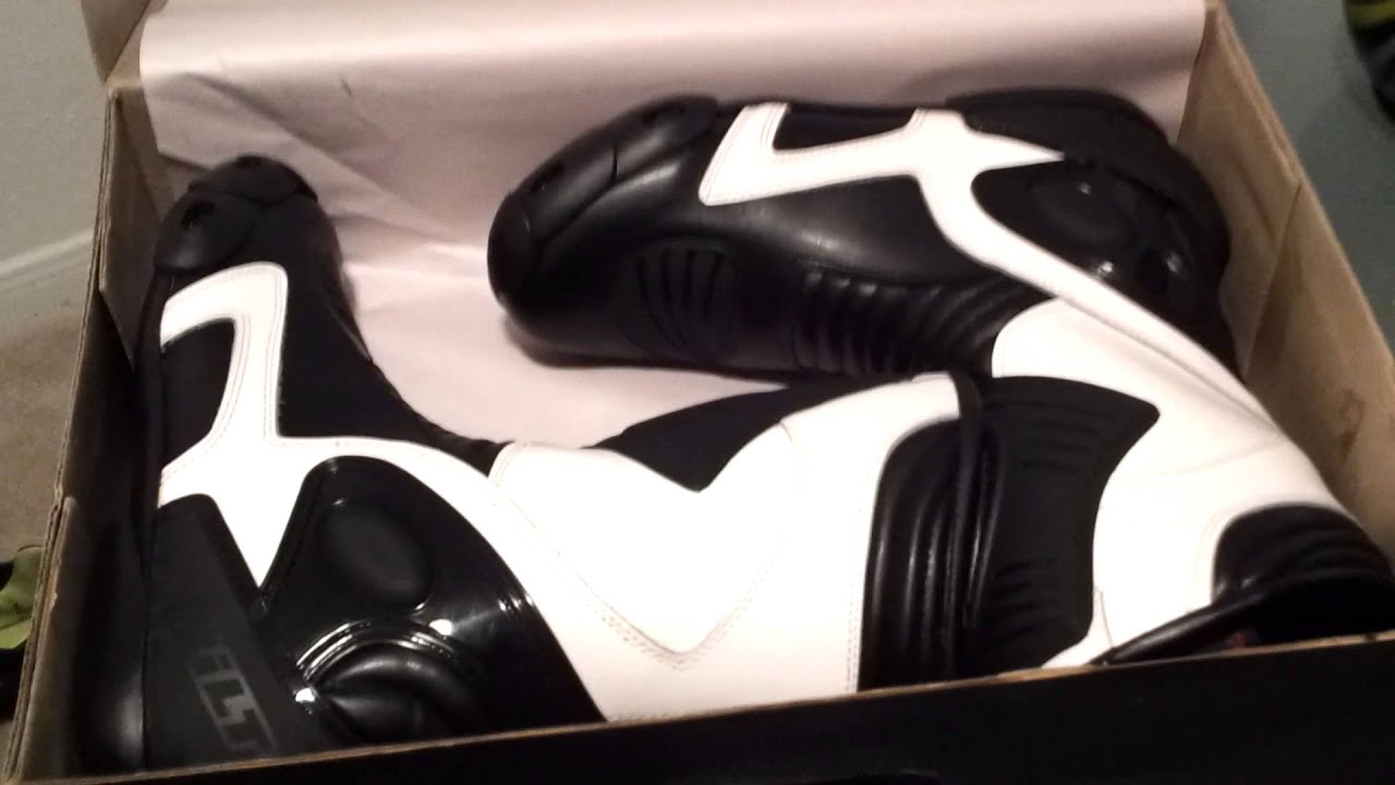 "Bilt" Speed Racer Boots - YouTube
