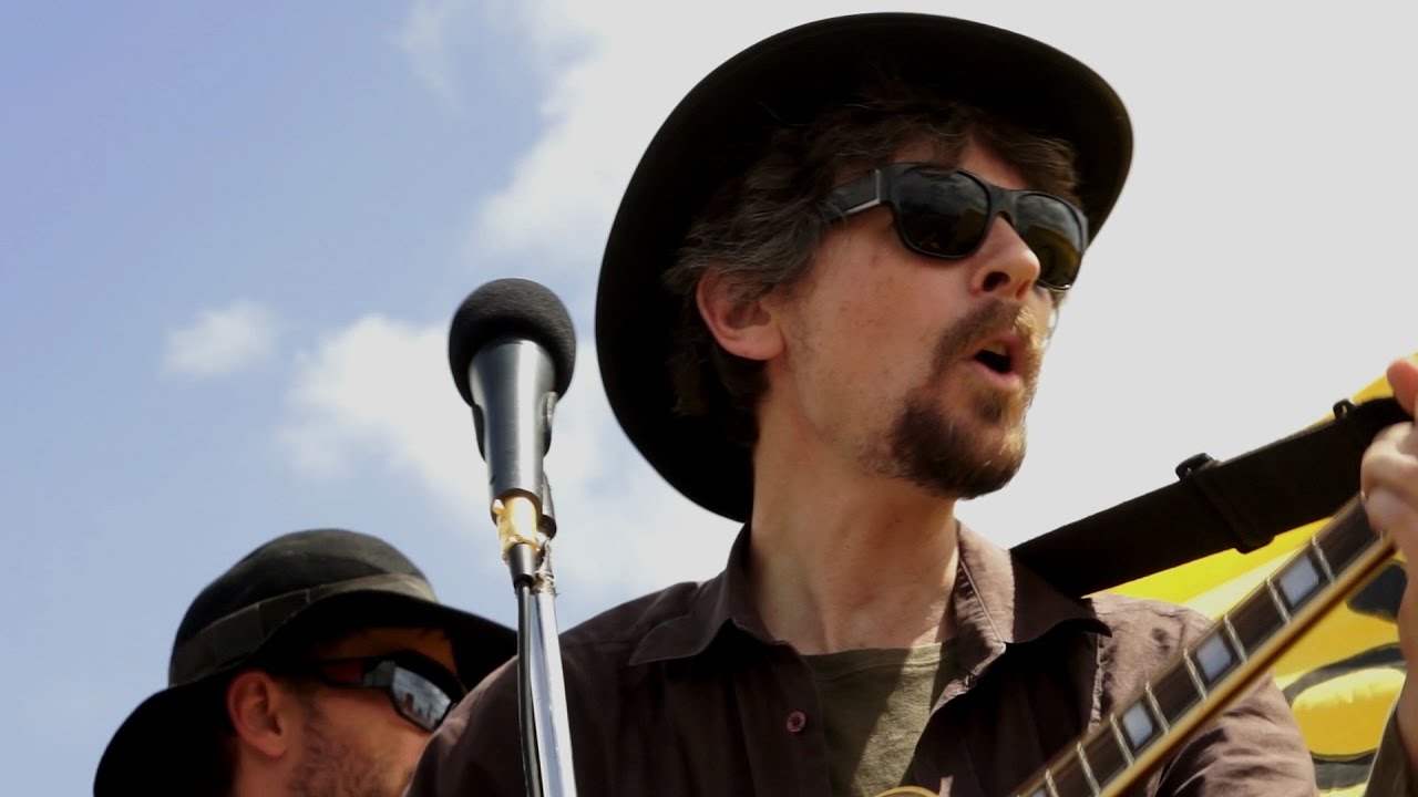 Davey Bob live at the Metgasco Compound, Casino NSW - YouTube