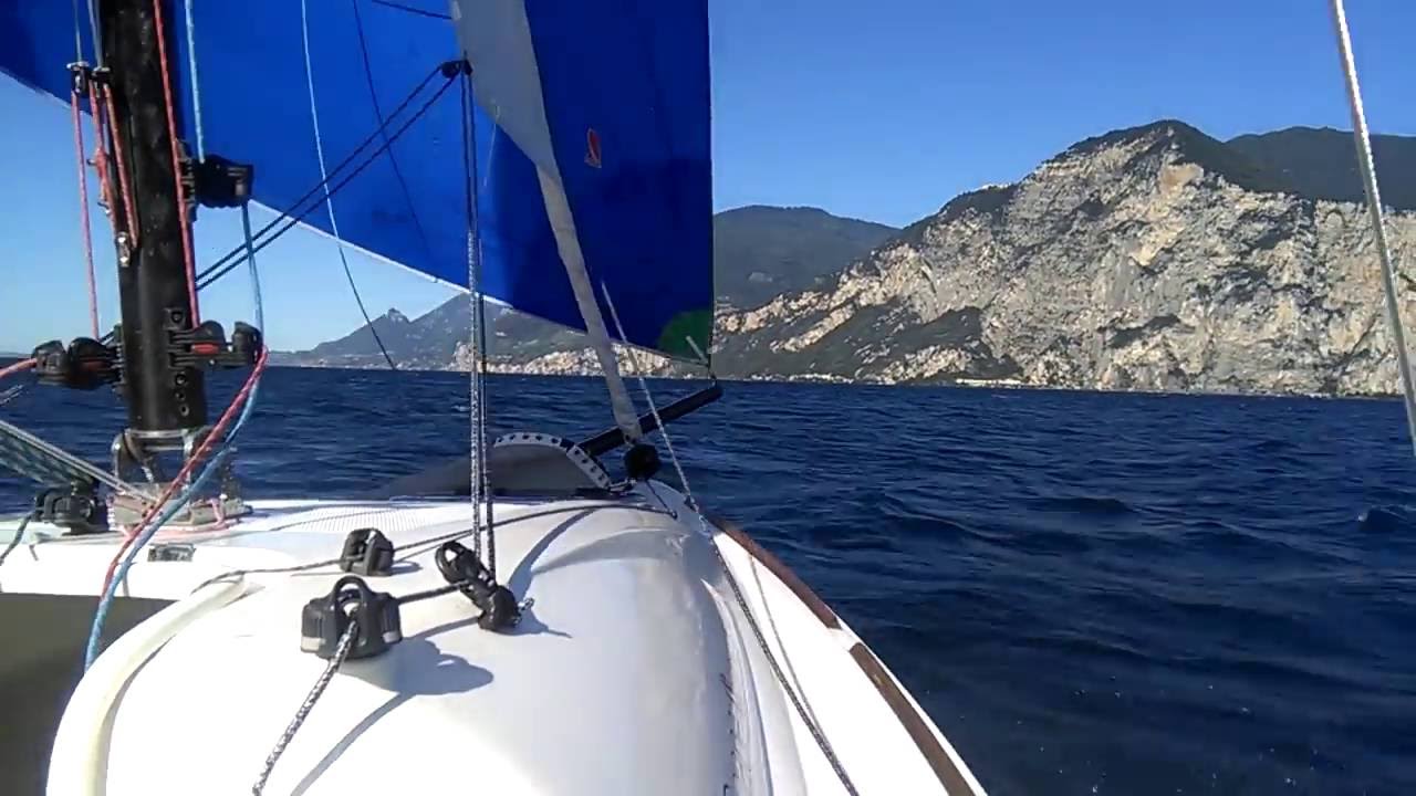 Seascape 18 - with gennaker - YouTube