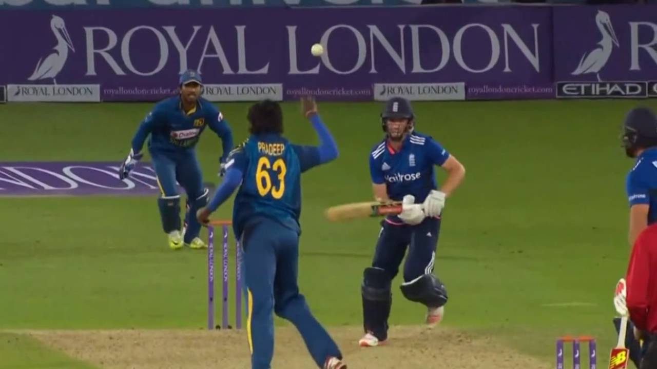 Unbelievable Thing Happened In SL vs ENG Match, SL Bowlers Just Shocked ...