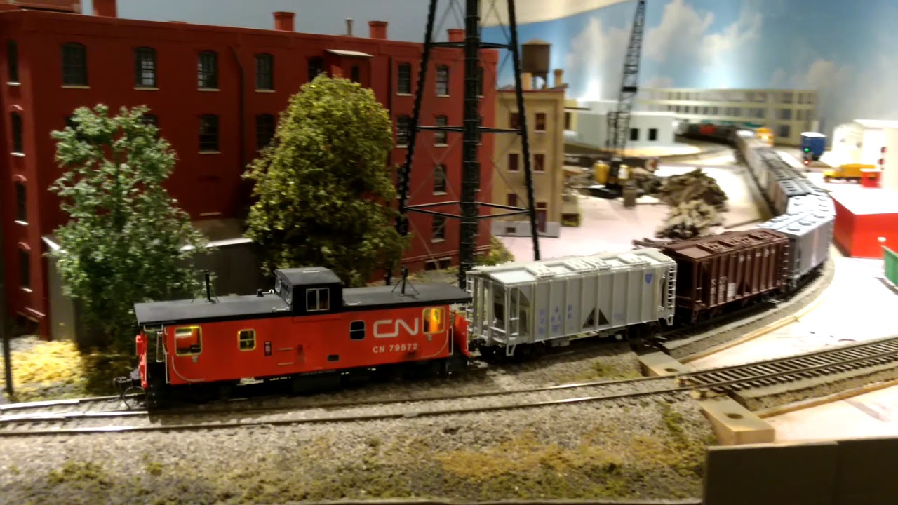 MODEL TRAINS HO Scale Vermont & Essex Layout Slow CN GMD 1 Leads ...