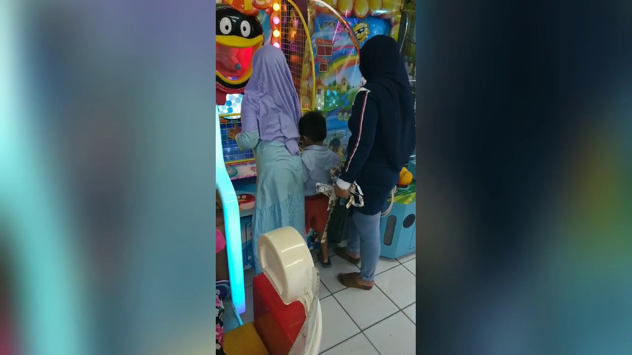 Keluarga nyah nyoh main game - YouTube