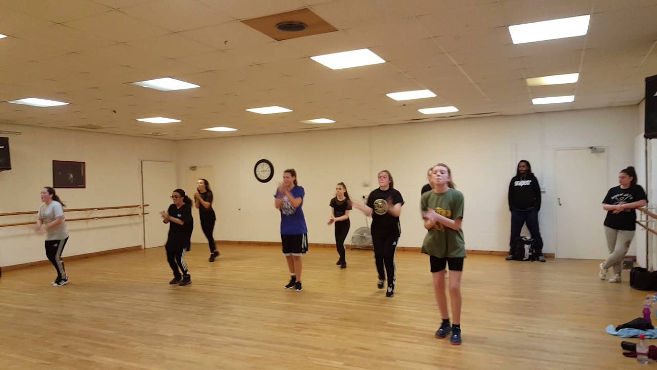 Tara leanne Jeffers workshop with street dance telford - YouTube