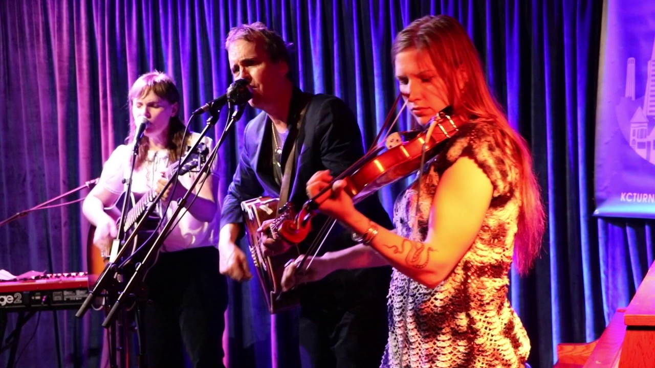 Chuck Prophet and Stephanie Finch. Sorrow - YouTube