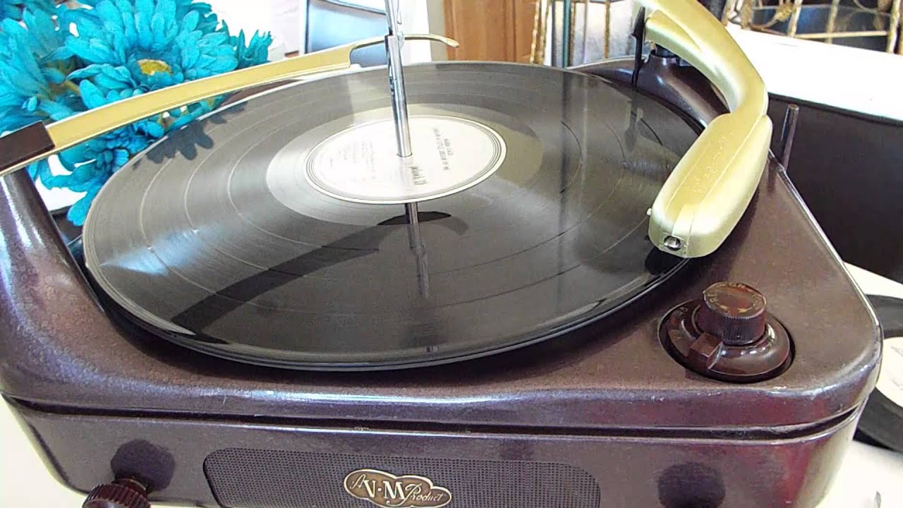 VM-940 record player demo with 33.3 RPM records - YouTube