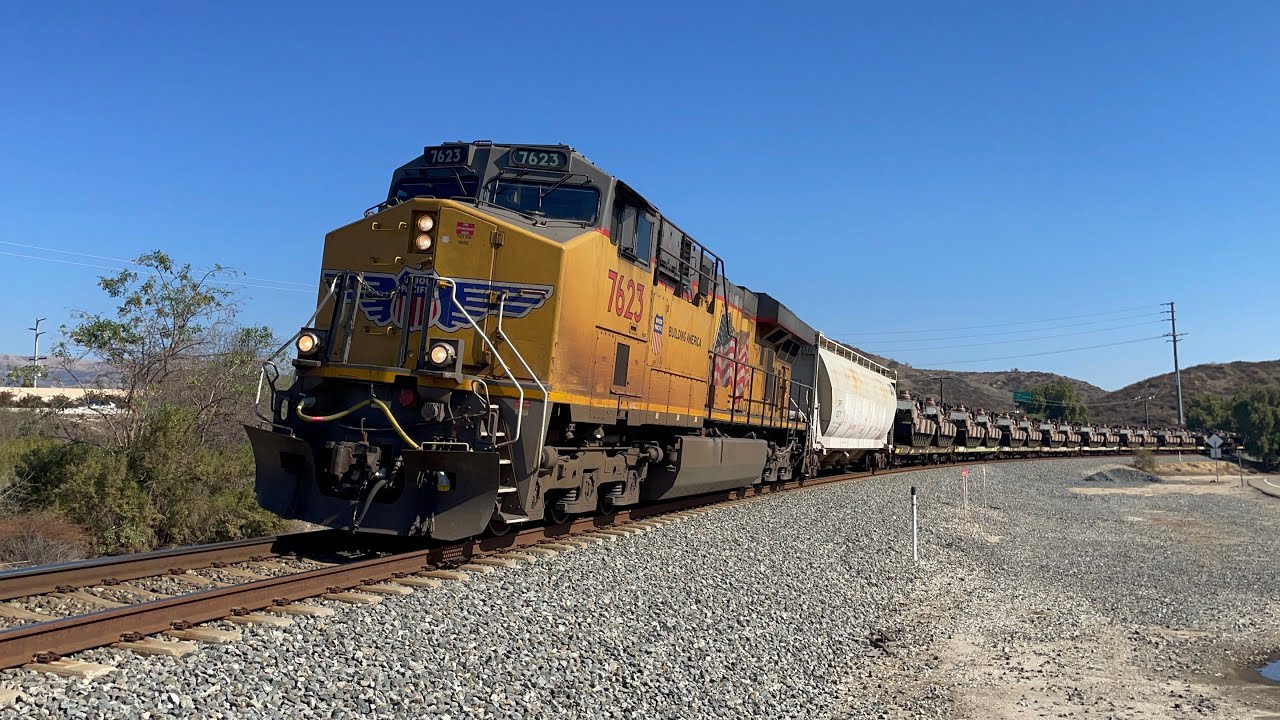 UP freight trains in Moorpark 2/2/25 Ft. SYROX military train - YouTube
