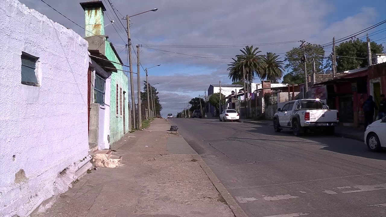 Acribillan a balazos a un joven de 23 años en el barrio Marconi - YouTube