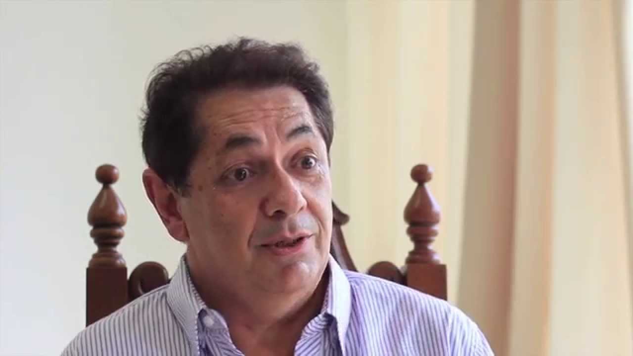 Roberto Pineda, voador - YouTube