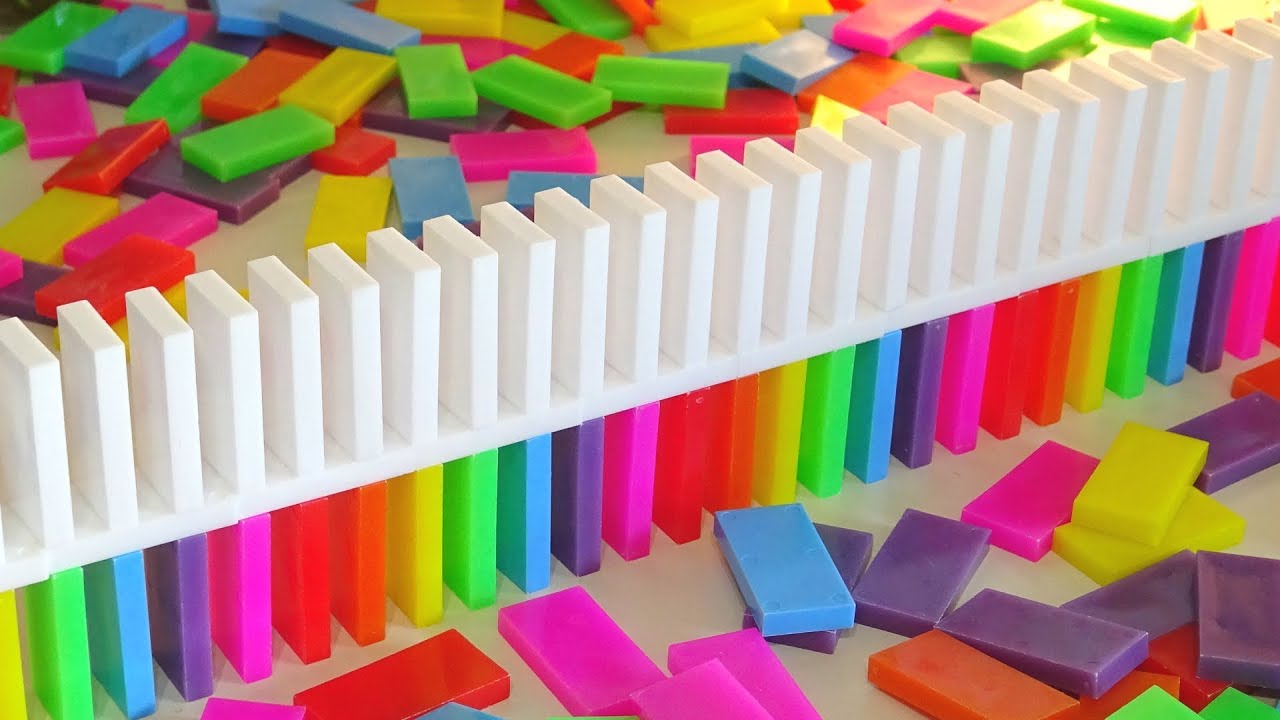 The MOST SATISFYING Video EVER! 😍 Amazing Domino Tricks Compilation ...