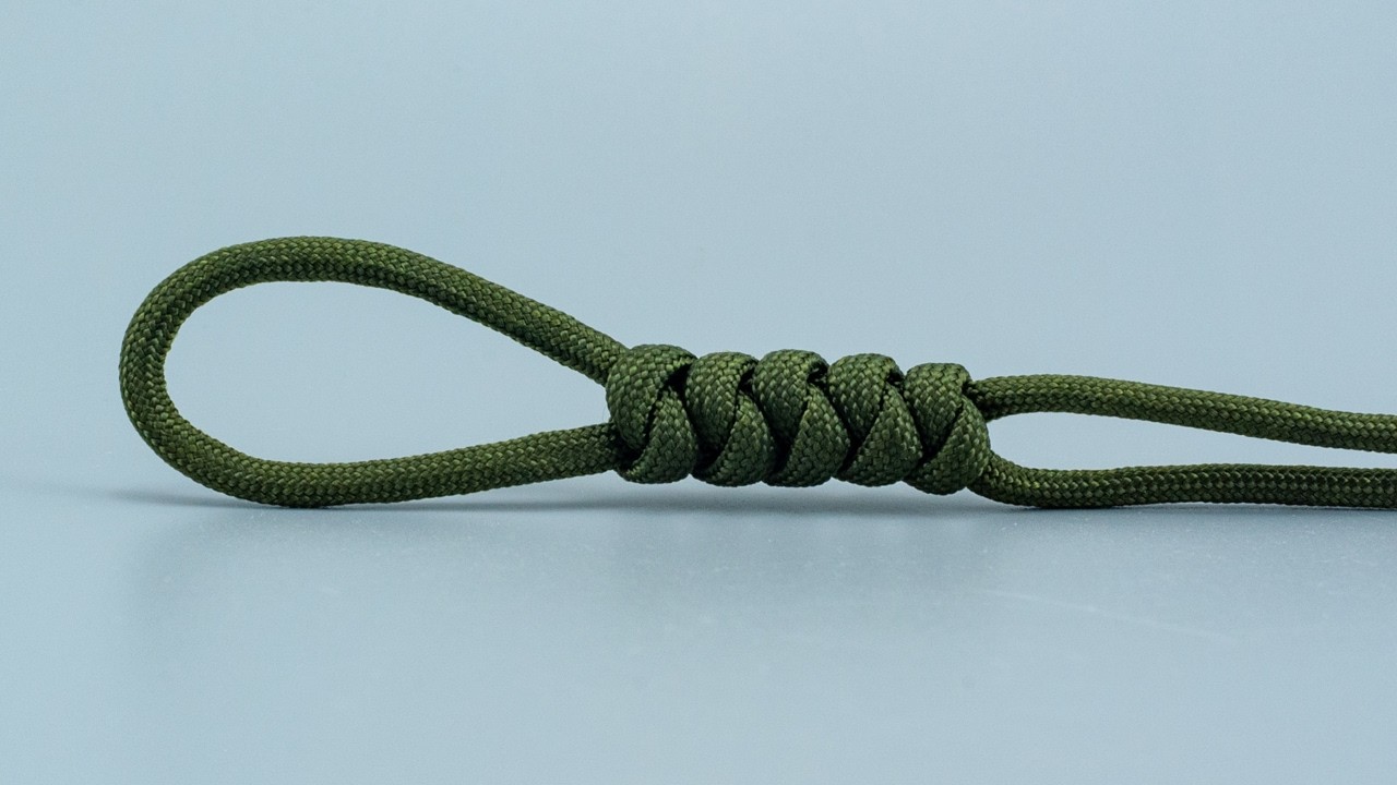 How to Tie Snake Knot - YouTube