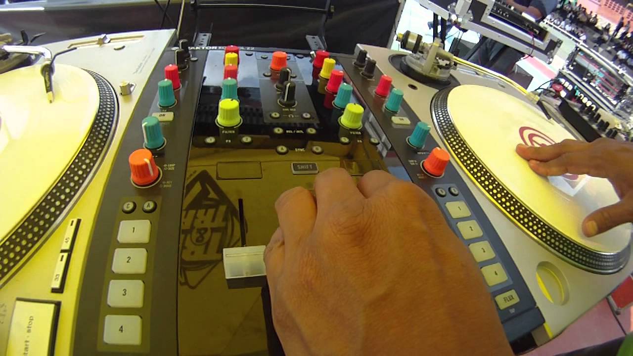 DJ AJD Talento Trax Instituto Escuela - YouTube