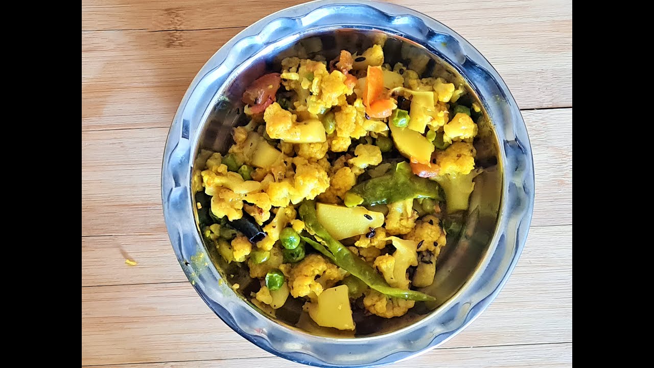Aloo Gobi Matar Dry Recipe | Aloo Gobi Matar ki Sabzi | Scroll Recipe ...