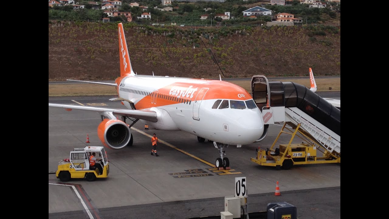 Madeira Airport Landings Takeoffs EasyJet Iberia TAP Portugal - YouTube