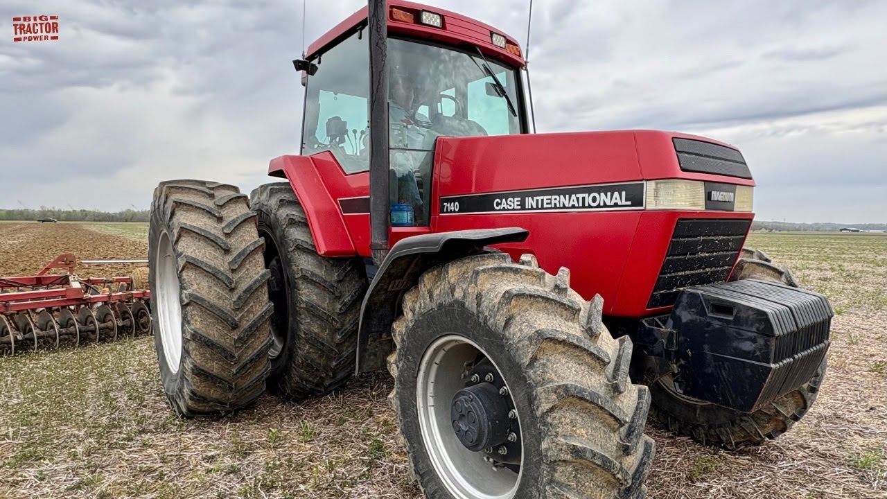 CASE IH 7140 MAGNUM Tractor Disking - YouTube