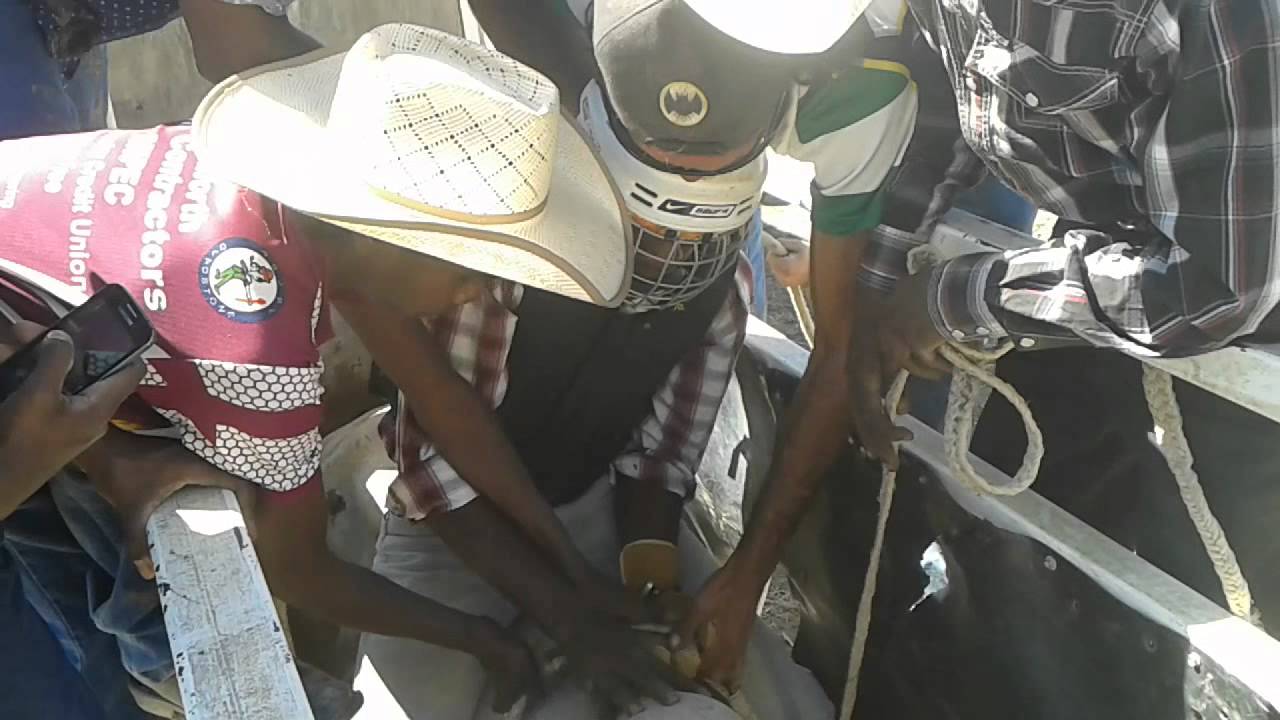 Tyson Smiler Open Bull Kowanyama Rodeo 2015 - YouTube