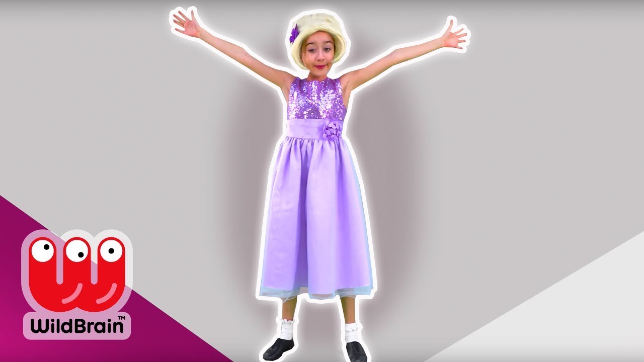 PRINCESS ESME GETS STUCK TO THE CEILING! - Princesses In Real Life ...