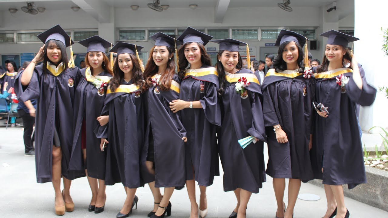 Life in Philippines | LPU LAGUNA graduation batch 2017 - YouTube