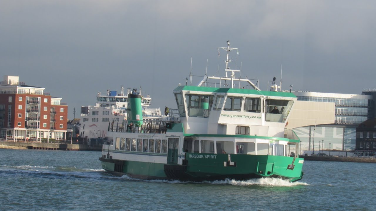 Harbour spirit arriving to gosport - YouTube
