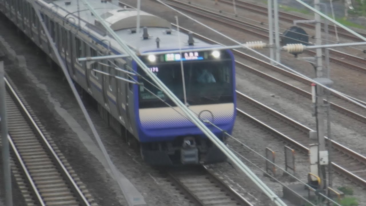 湘南新宿ライン快速高崎行きE231系2846Y+E231系と横須賀線普通東京行きE235系1772S+E235系、京急線普通品川行き1336、横浜線各駅停車八王子行きE233系1723Kが走行 ...