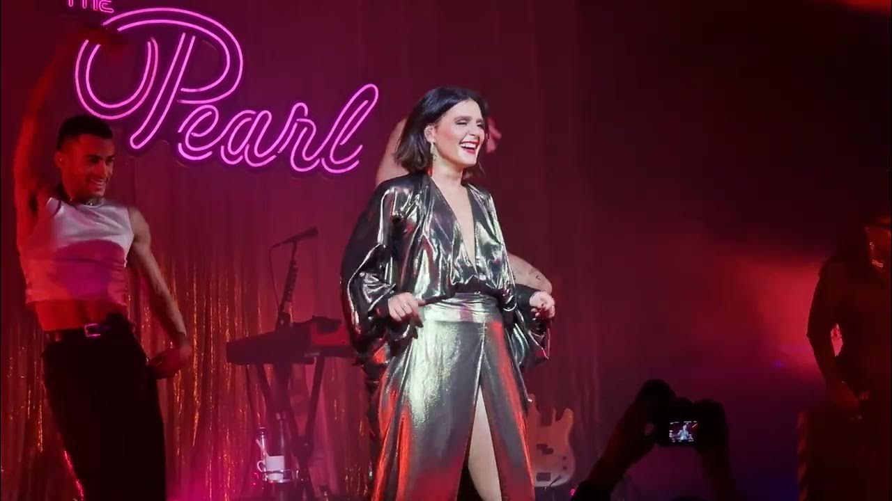Jessie Ware - 'Free Yourself' Live (That! Feels Good! Tour, Glasgow) - YouTube