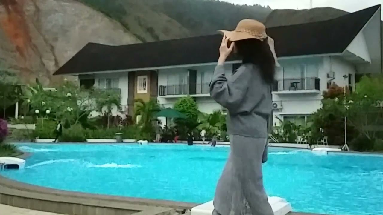 Suni Garden Lake Hotel Sentani - YouTube