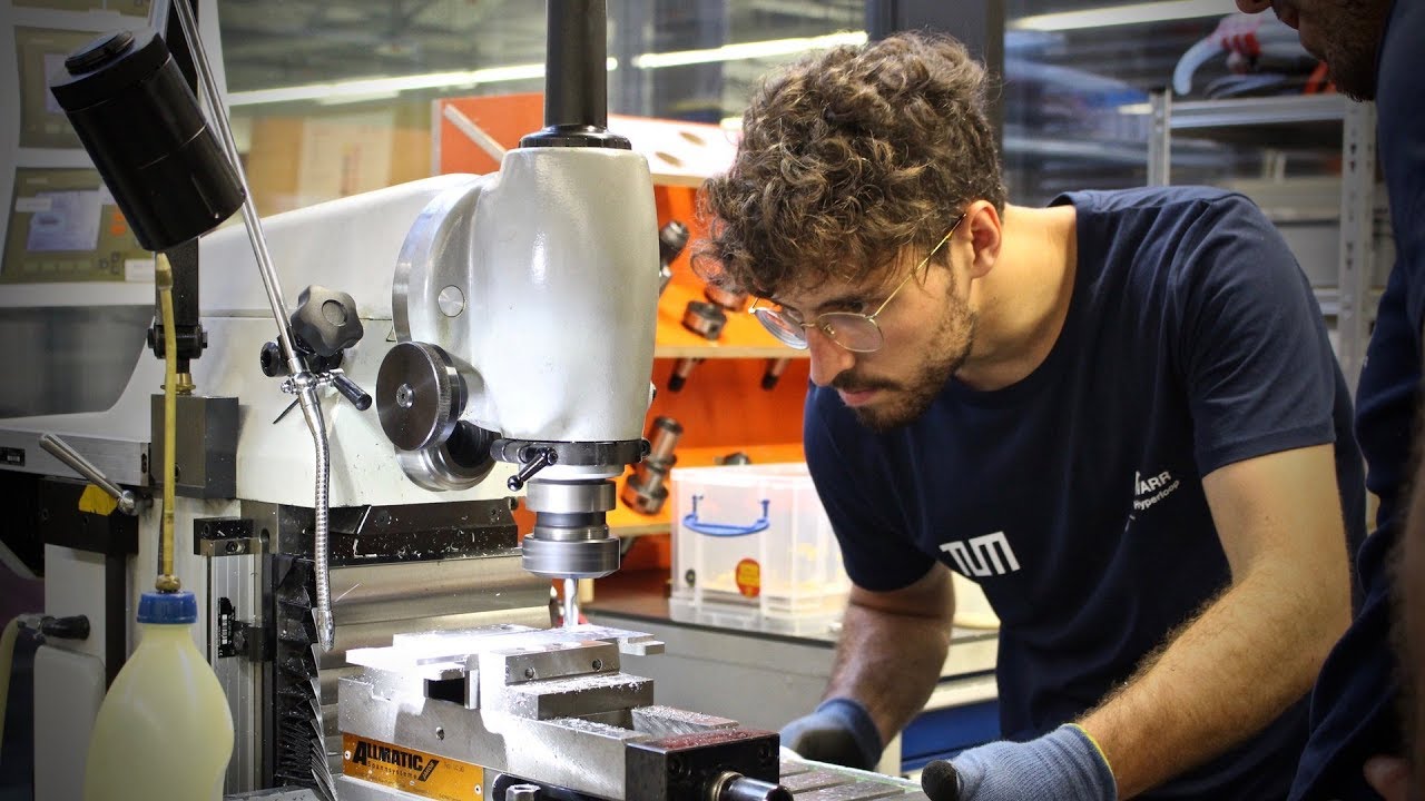 WARR Hyperloop Pod II - Making Of - YouTube