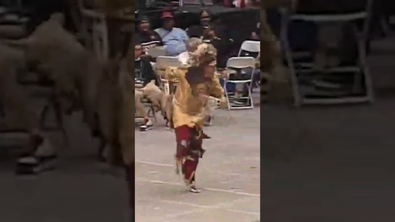 Iroquois Smoke Dance - Powwows.com #SHORTS - YouTube