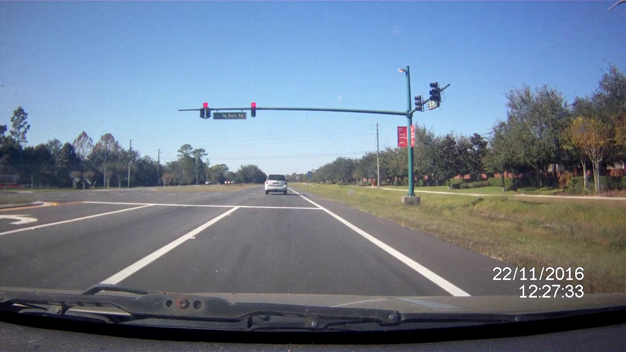 Driver Runs Red Light - YouTube