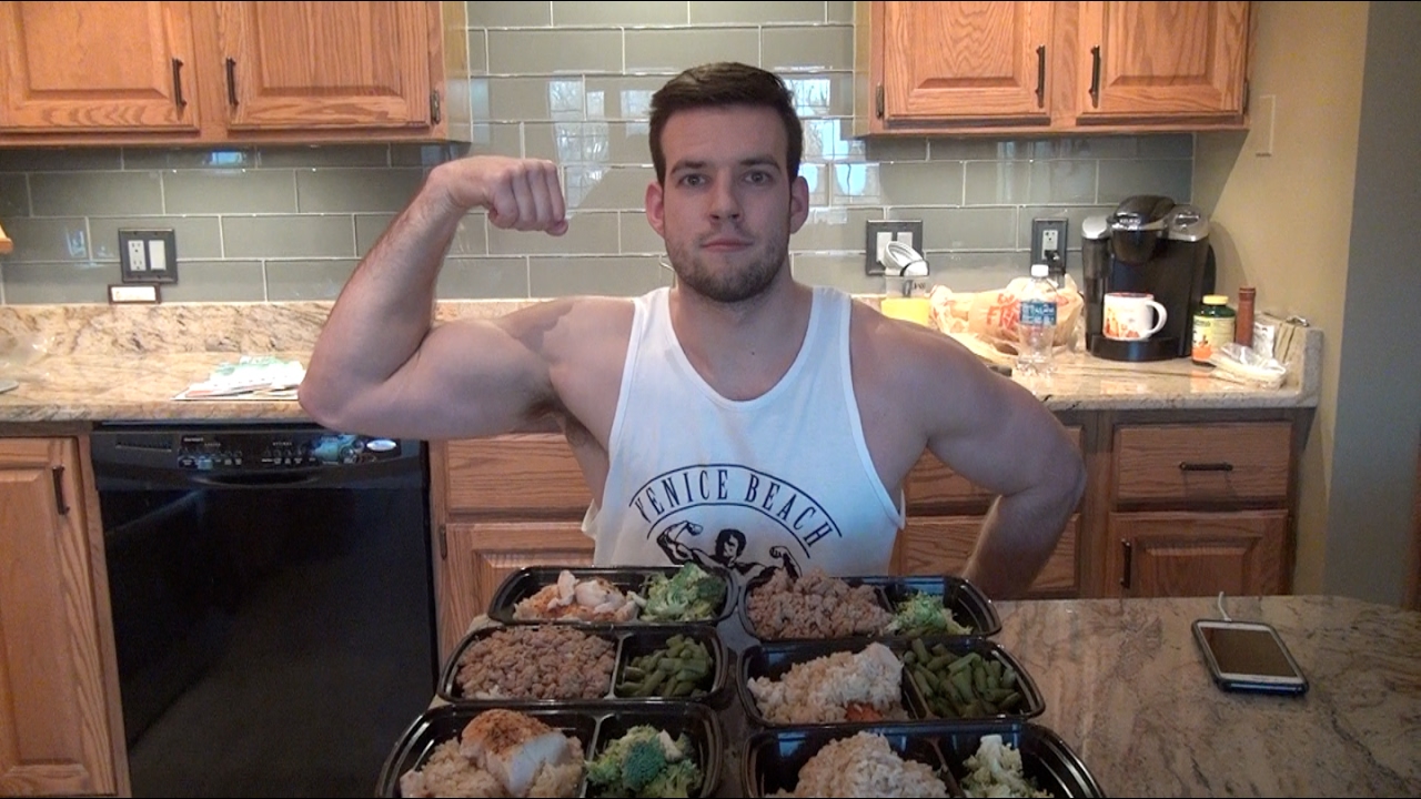 What's A Clean Bulk? | Gain Massive Strength Fast! - YouTube