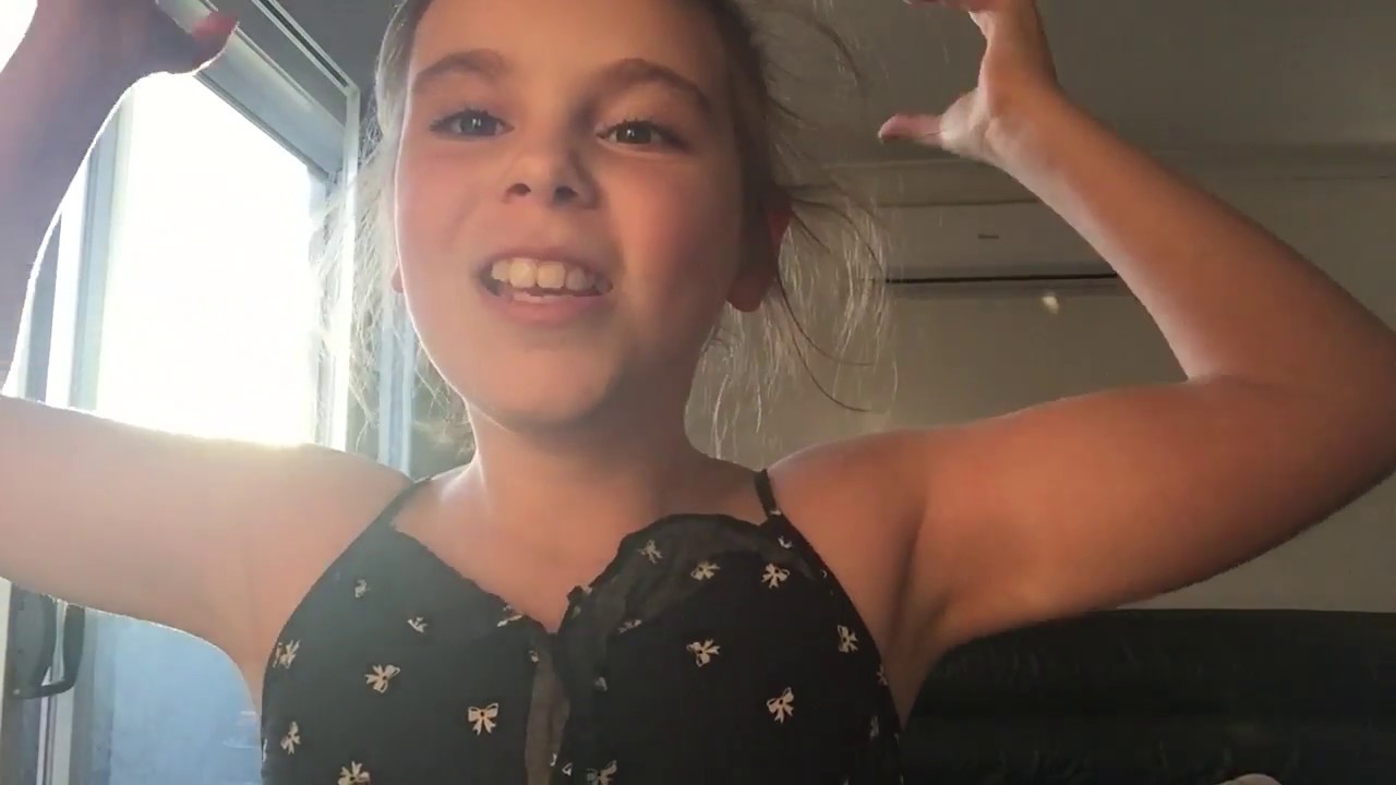 What’s in my School bag? || Poppy Jade - YouTube