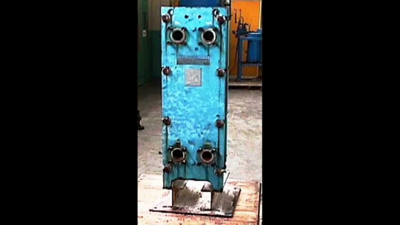 Mueller Accu-Therm plate and frame type heat exchanger - YouTube