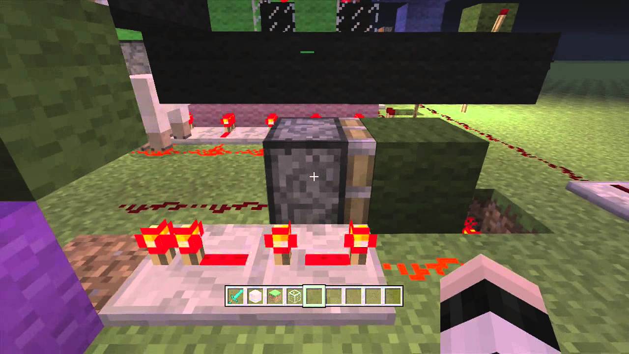 Minecraft redstone clock explanation - YouTube