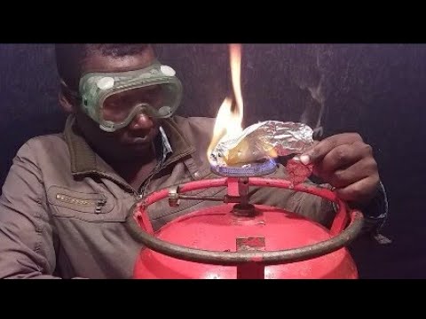Can aluminium foil burn/ can you burn aluminium foil - YouTube