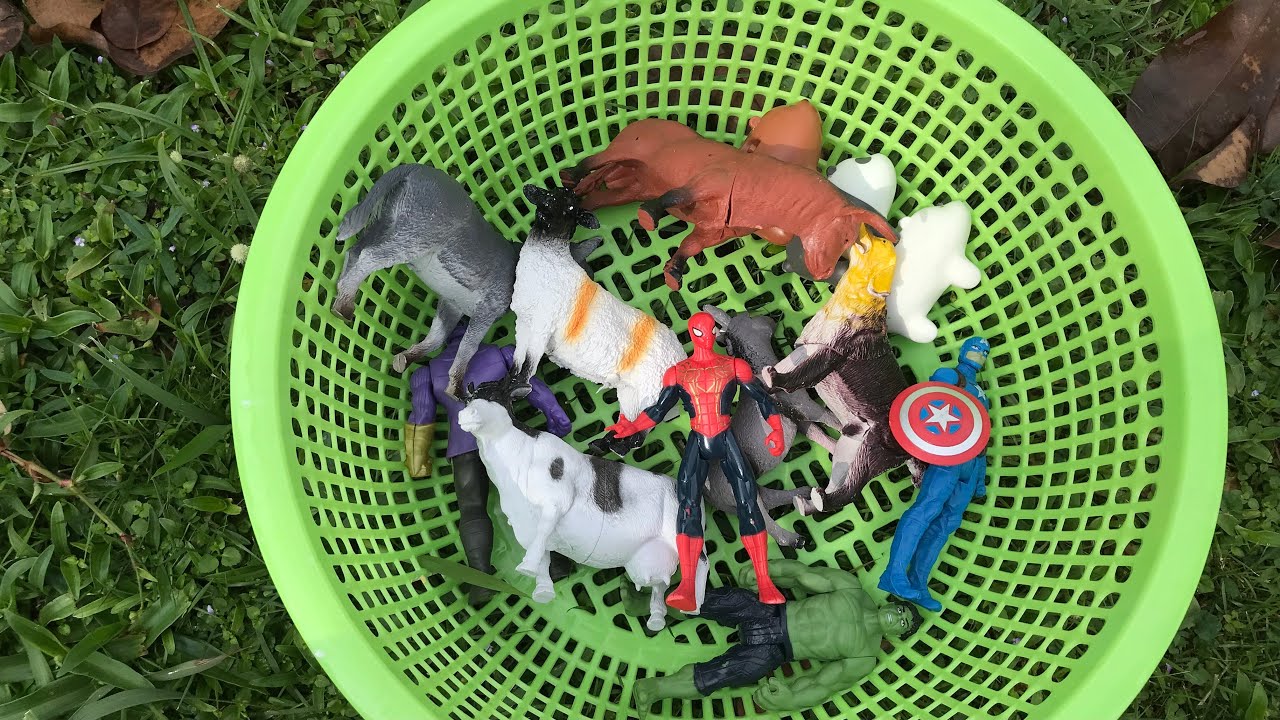 menemukan mainan sapi, kambing, domba, kuda, anjing, panda, hulk ...