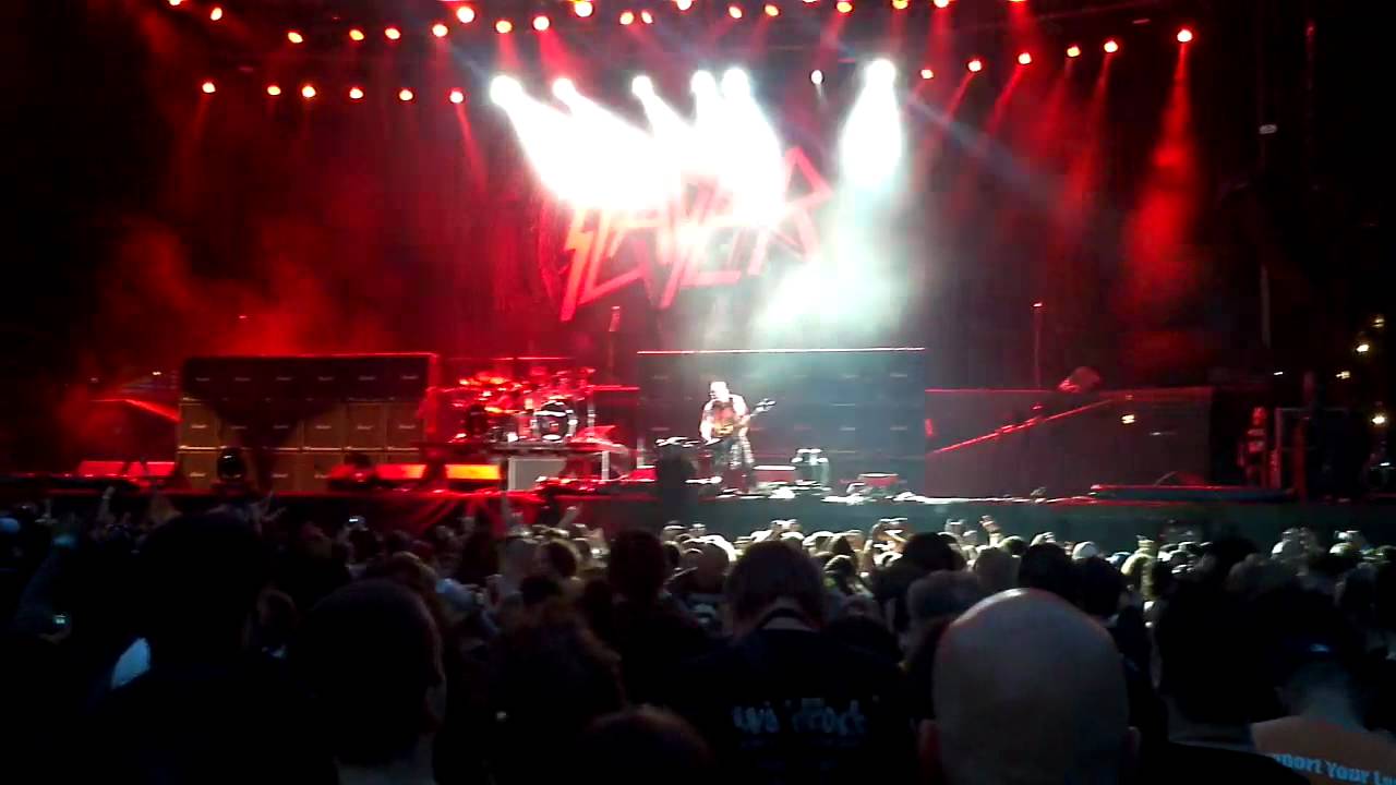 Slayer - The Big Four Yankee Stadium Sept 14, 2011 War Ensemble - YouTube