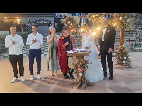 Sefanur ve Ali Dursun Hayatlarını Birleştirdi. Nikah Çamlık Kafe Restoran'da  Kıyıldı.